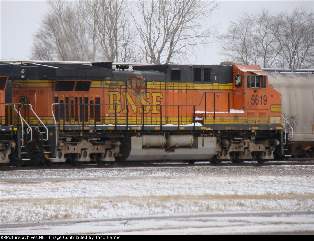 BNSF 5619